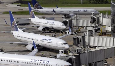What happened with JetBlue Flight 292 with 140 passengers?