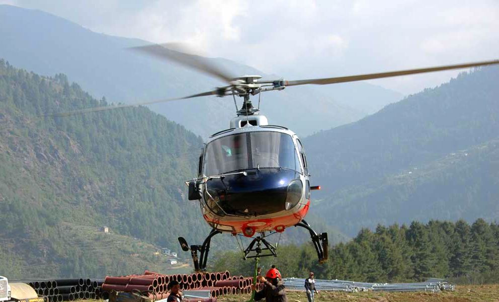 Simrik Air AS350B3e conducts Sling operation of crashed Makalu Air debris