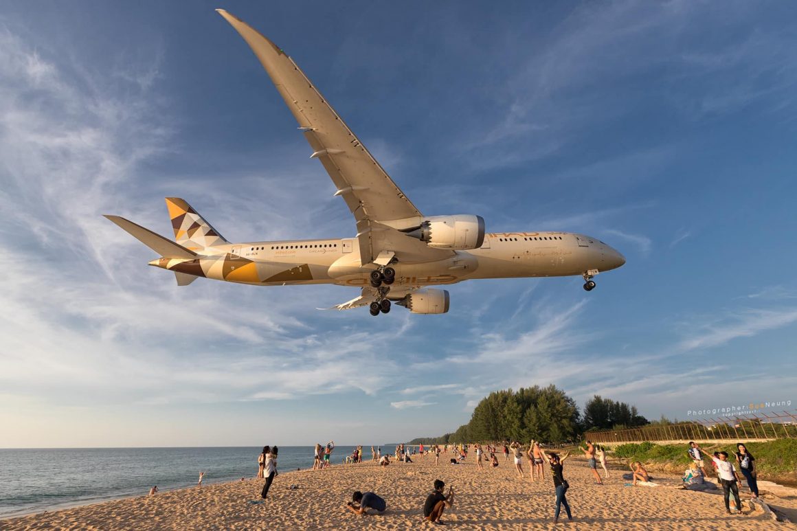 Boeing 777 vs. 787 faceoff: A detailed comparison between two twinjets