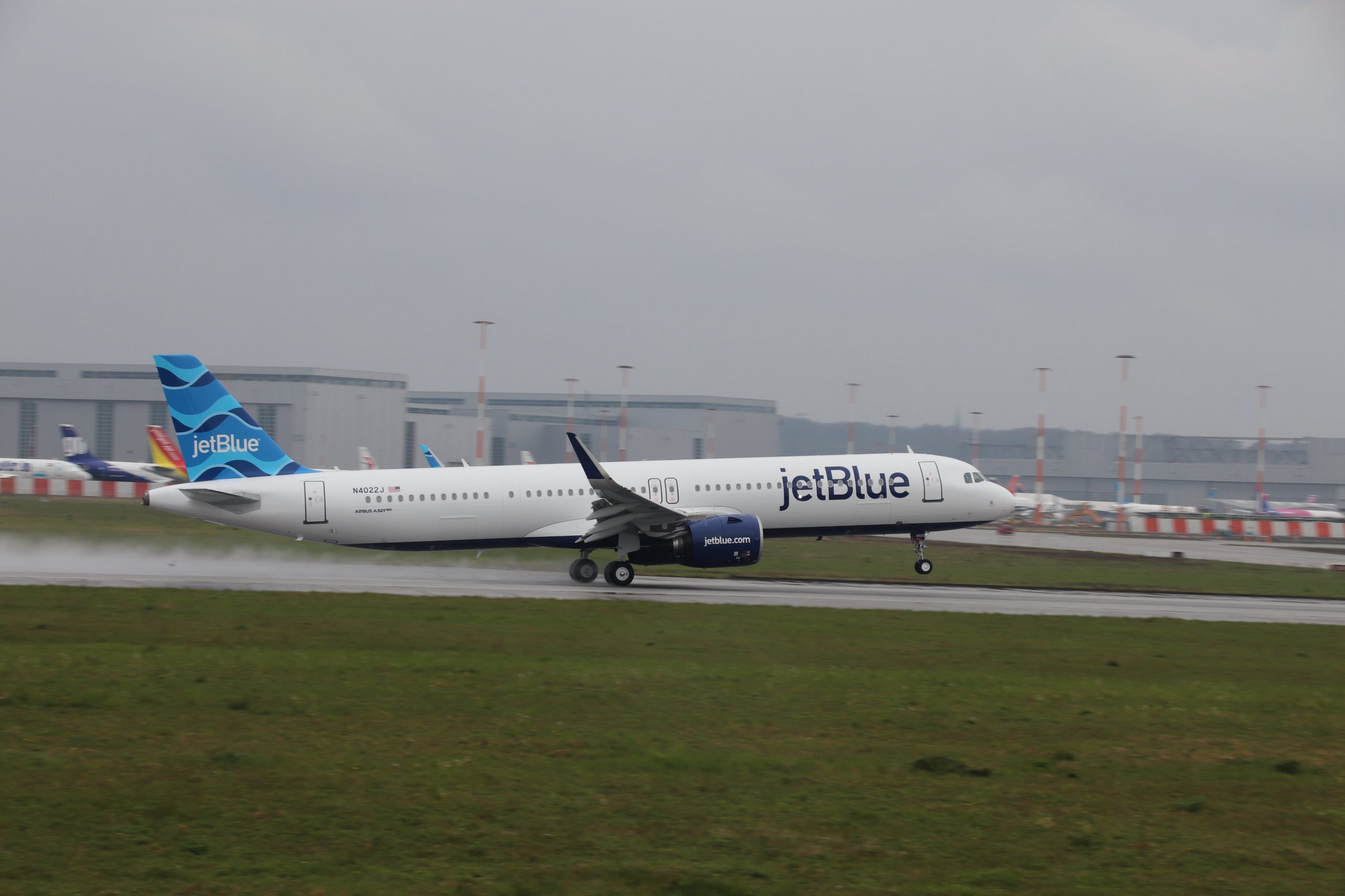 JetBlue completed proving flight between New York and London