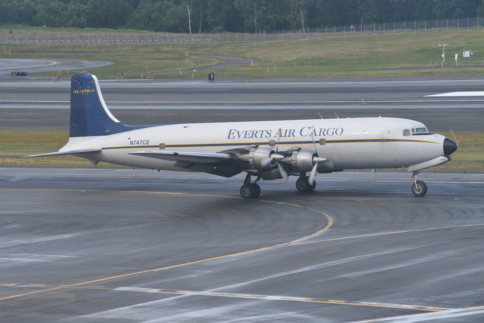 Everts Air Cargo: Operator of Douglas DC-6 aircraft