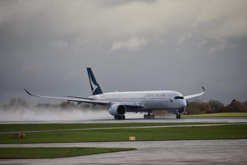 Cathay Pacific A350 turns back to Manchester Airport after a landing ...