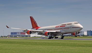 Boeing 747 vs 777: Boeing Family's Largest Aircraft