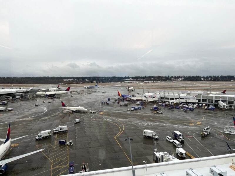 Seattle Tacoma International Airport: Which airlines operate their hubs ...